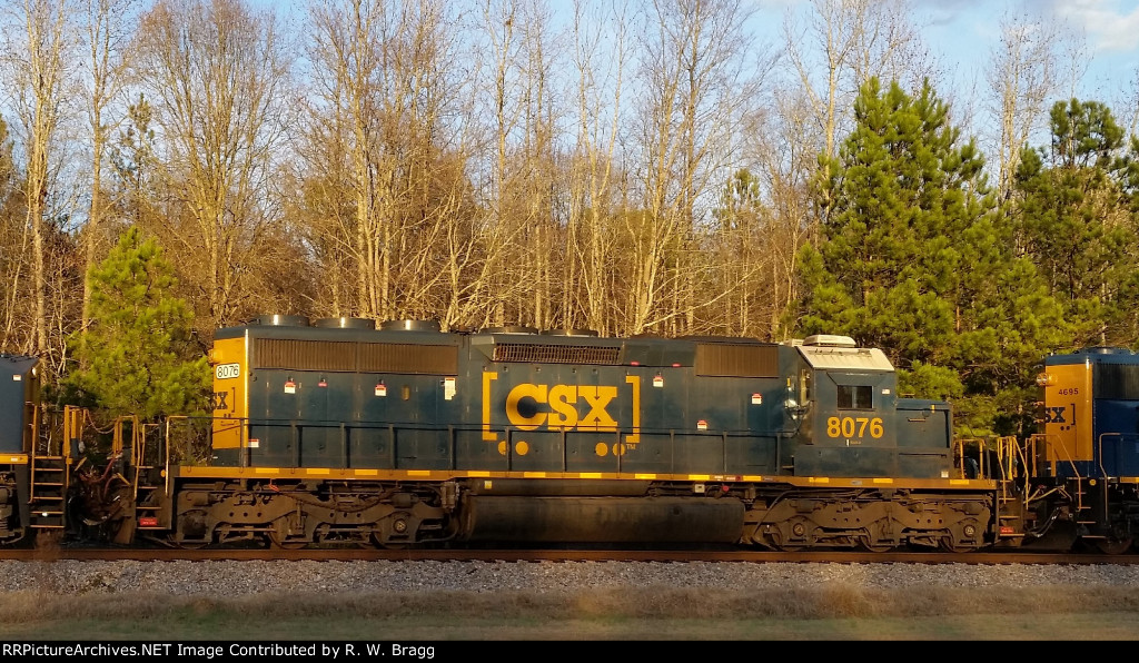 CSX 8076 (SD40-2)